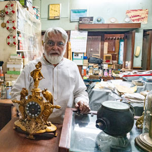Khabar: Feature: The Search for a Master Watchmaker
